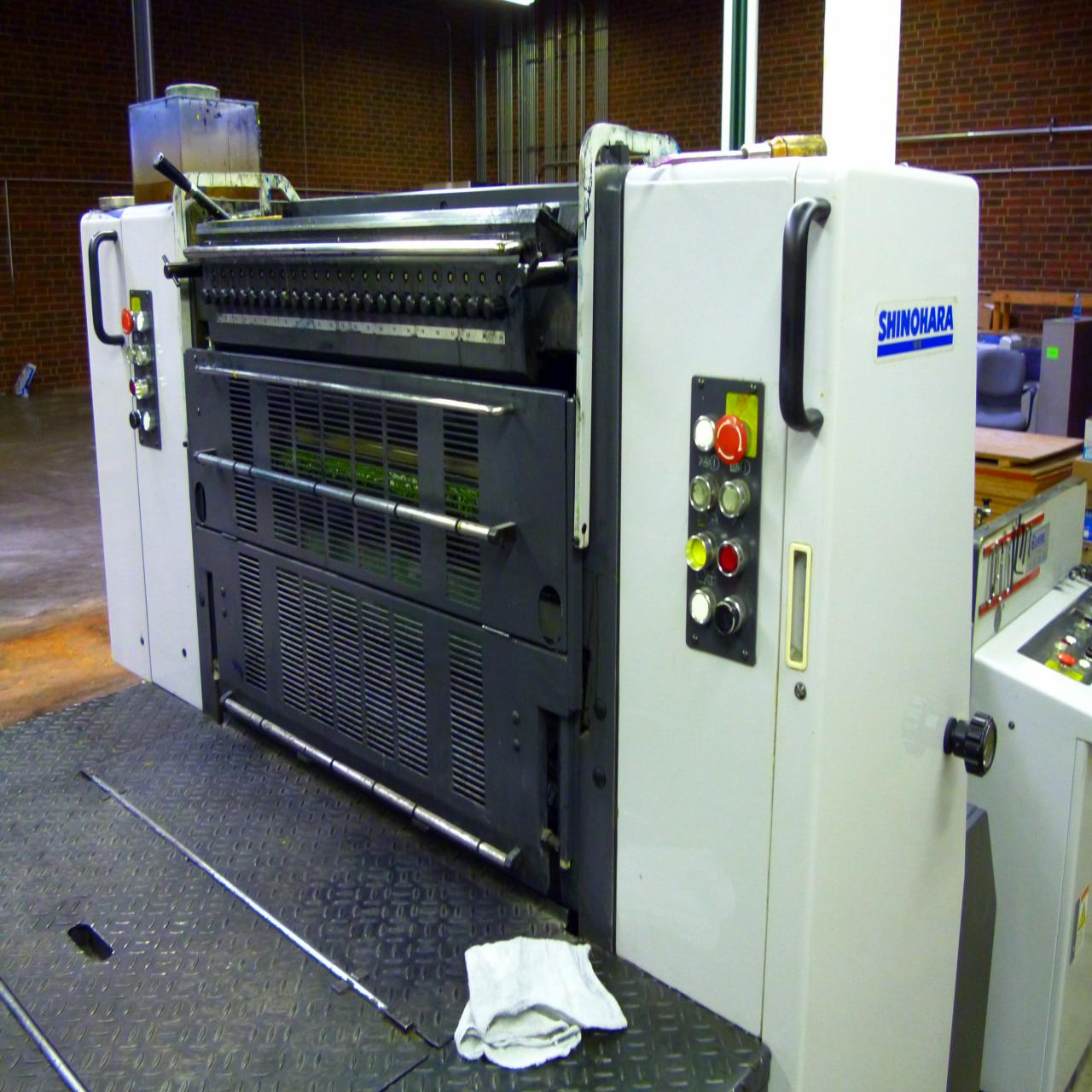 Lot #5: 2000 Shinohara 74VP (5) Color Convertible Perfector Printing ...